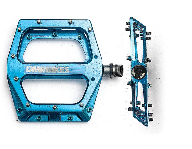 How to ride flat pedals properly - MBR