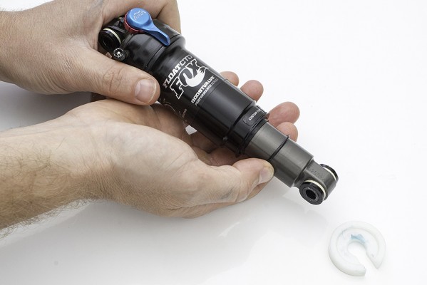 Tune your Fox Float air shock in 30-minutes - MBR