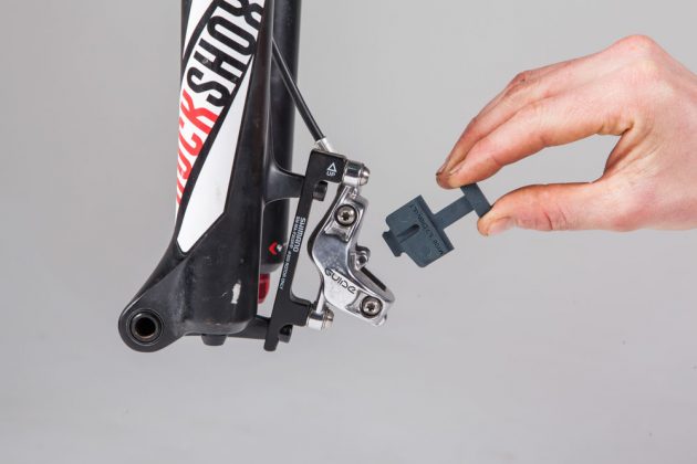 How to bleed Avid or SRAM brakes with Bleeding Edge - MBR