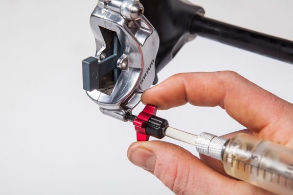 How to bleed Avid or SRAM brakes with Bleeding Edge - MBR