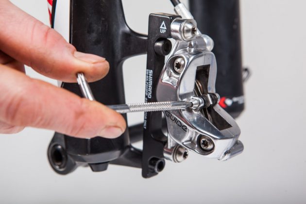 How to bleed Avid or SRAM brakes with Bleeding Edge - MBR