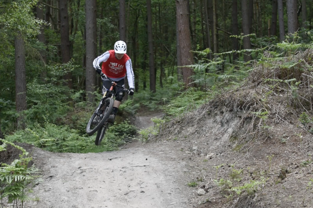 The Art of Flight: How to jump tabletops and doubles on a mountain bike ...