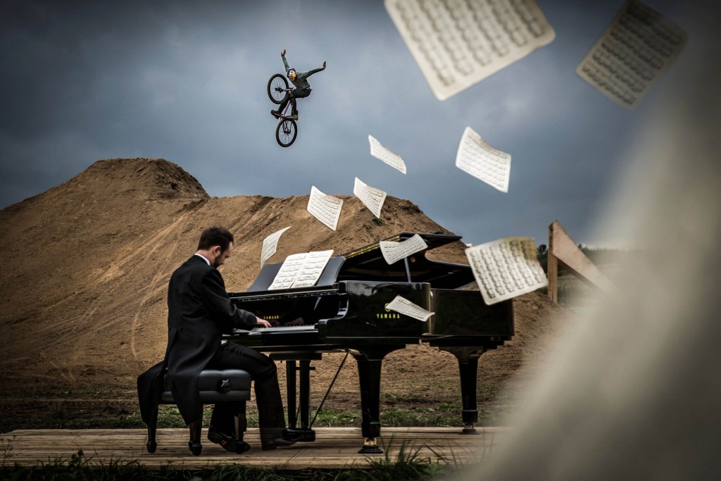 Have you ever considered riding to the music of a live pianist? - MBR