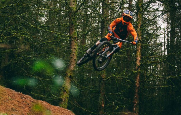Sam Shucksmith shreds natural winter trails aboard his Whyte G-160 - MBR