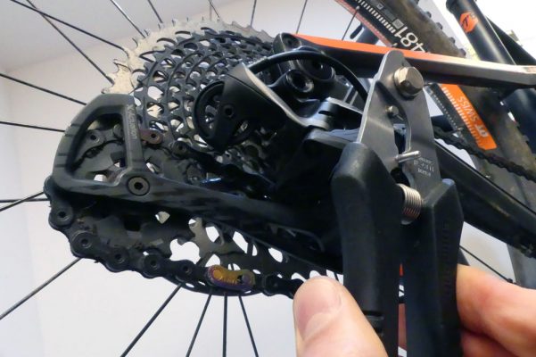 How to replace your rear gear cable - MBR