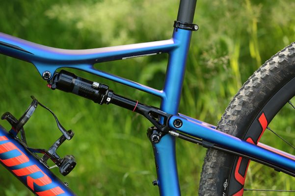 First ride on the single pivot Specialized Epic 2018 - MBR