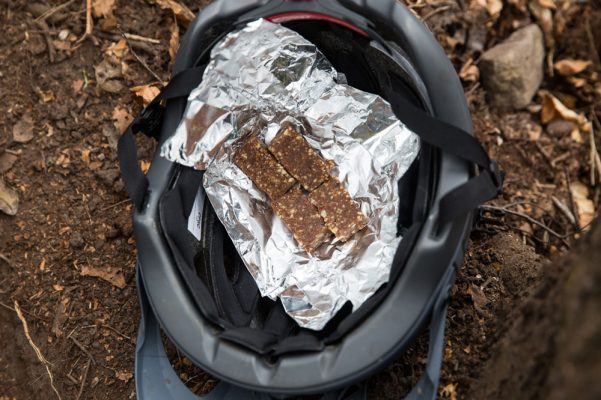 The five best trail snacks for keeping you riding faster and longer - MBR