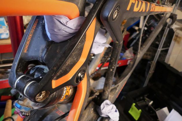 How to remove your rear shock - MBR