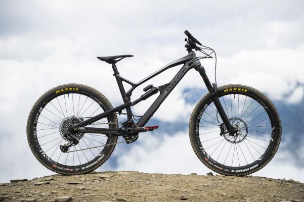 2018 Nukeproof Mega goes carbon - MBR
