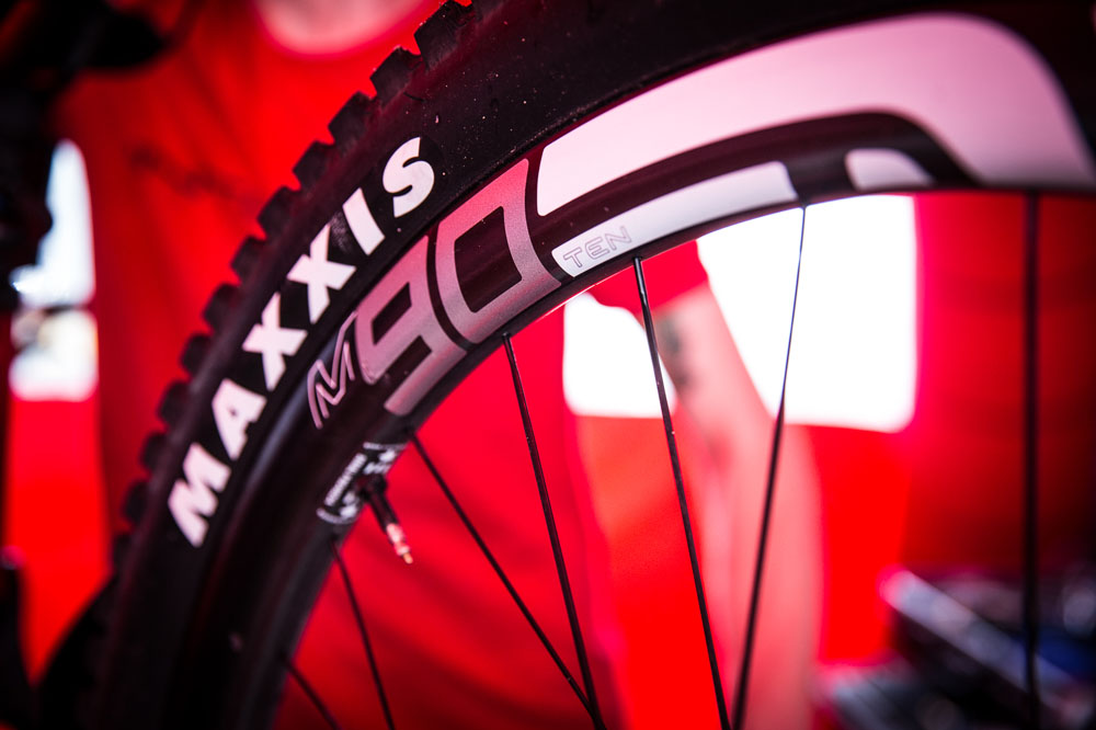 Maxxis UK becomes official tyre supplier for Intense Racing UK - MBR