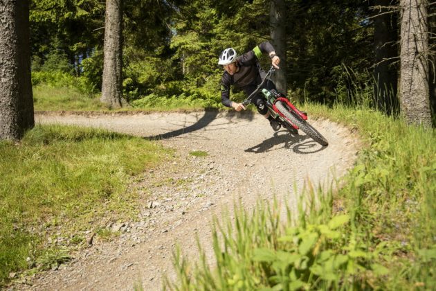 How to jump on a mountain bike - MBR