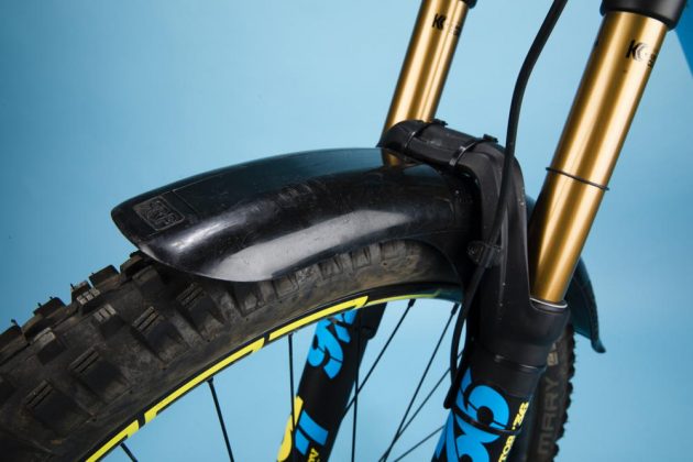 You'll have no trouble stopping with the Magura Stigma 6-pot disc brake ...