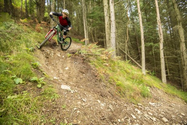How to get better at cornering a mountain bike - MBR