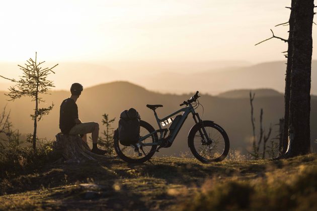 Moustache Samedi 27 Weekend is the BMW GS of e-bikes - MBR