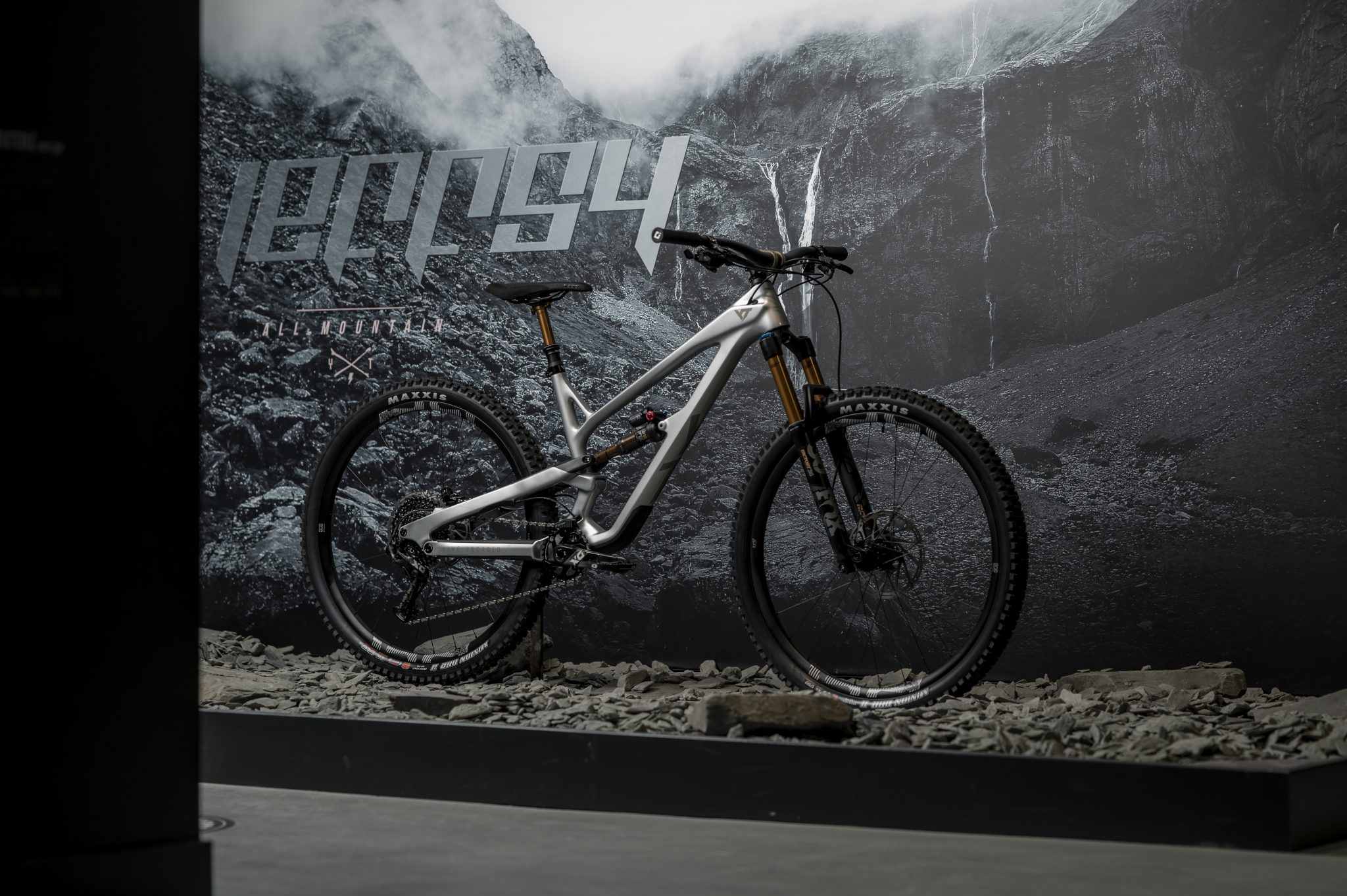 The YT Mill: UK demo and warranty centre opens in Surrey Hills - MBR