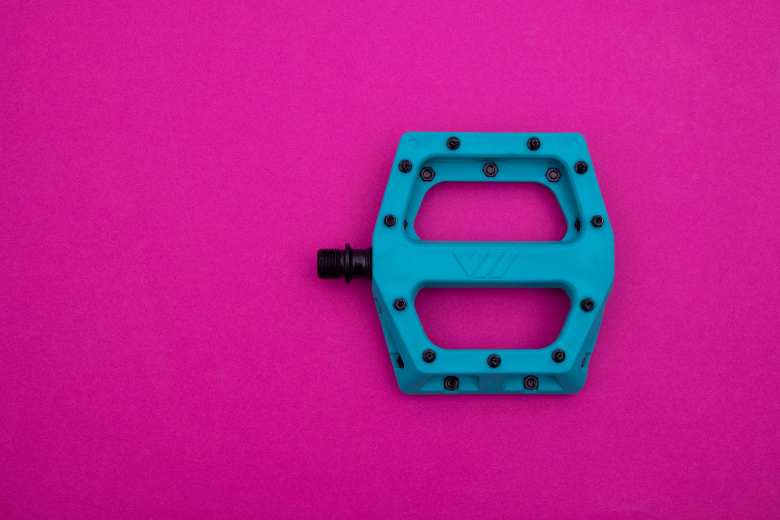 Plastic Vaults at last: DMR launches V11 composite pedals - MBR