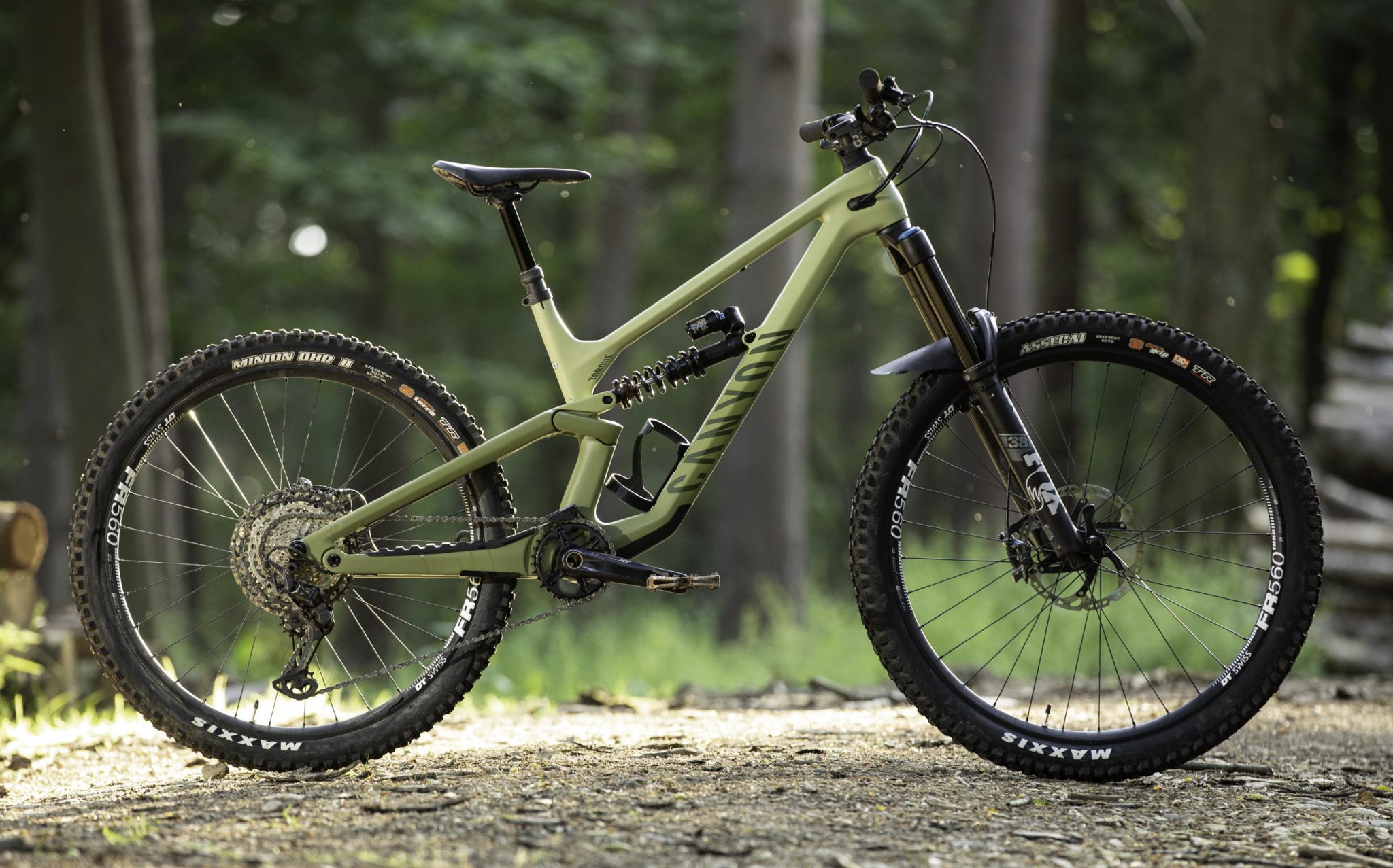 Canyon Torque CF8 review: smooth in the rough, playful on flow - MBR