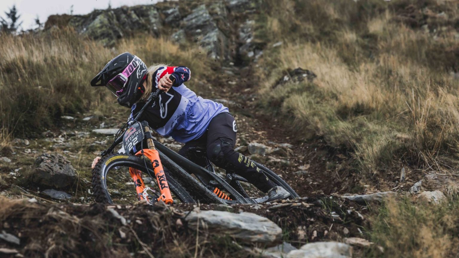 Bernard Kerr qualifies fastest at Red Bull Hardline 2022... with a ...