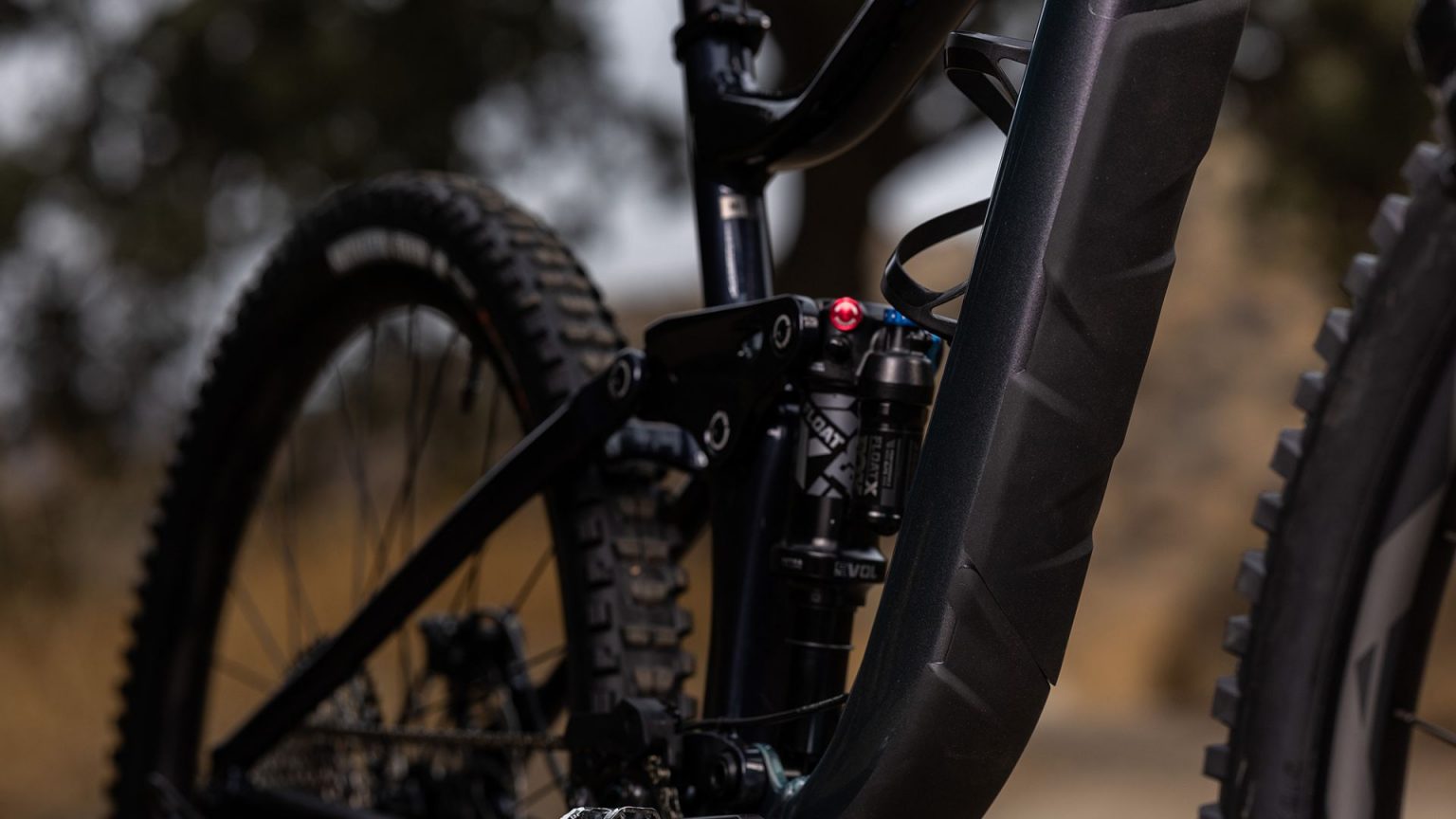 New Giant Reign boosts travel and updates suspension - MBR