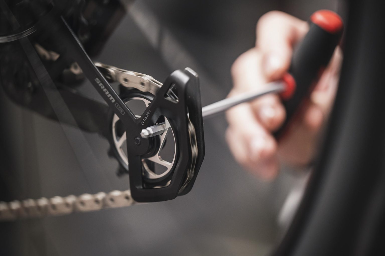 I tested SRAM's XX Eagle AXS T-Type transmission for 16 months and ...