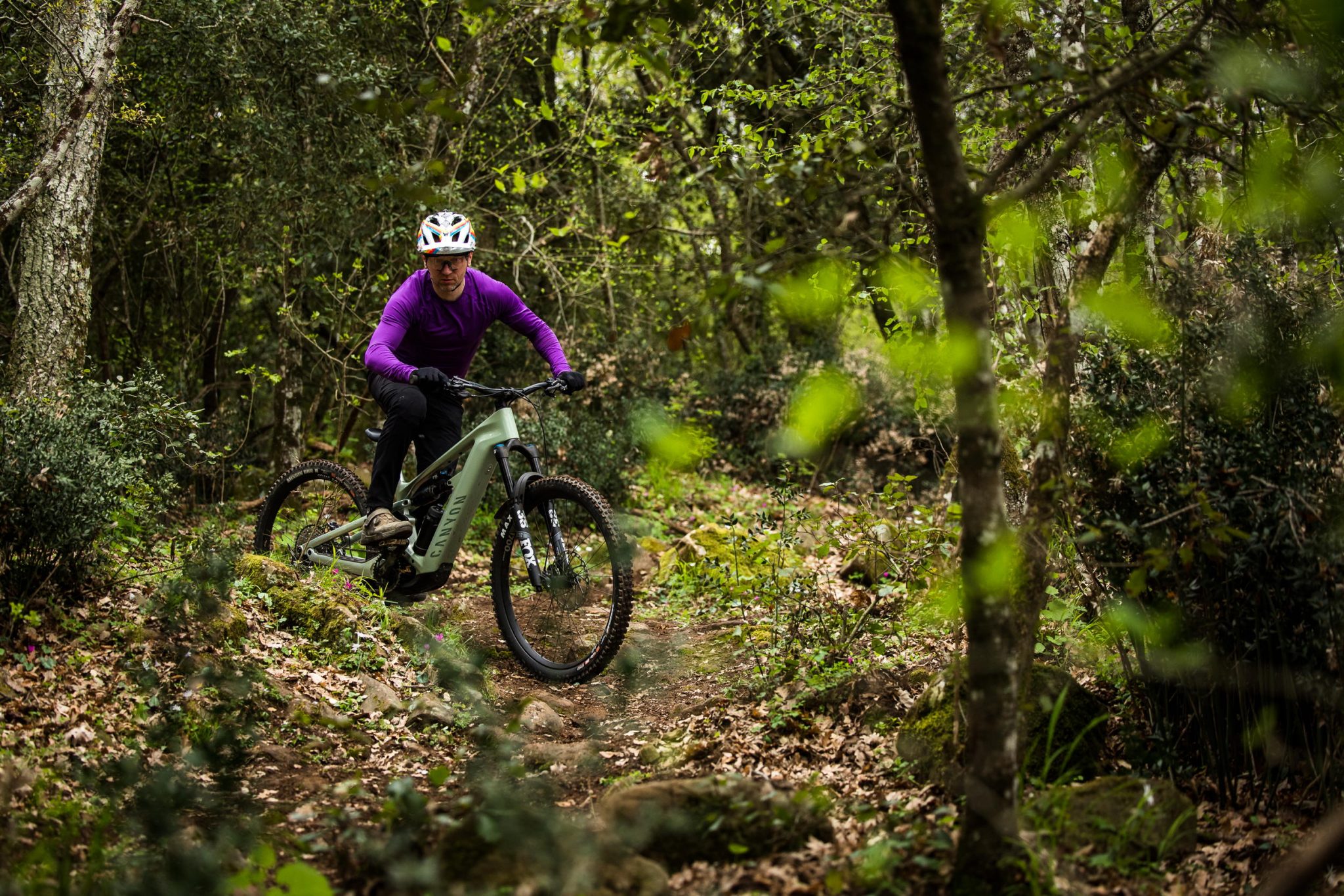 The Canyon Strive:ON CFR is a big-hit e-bike with the precision of a ...
