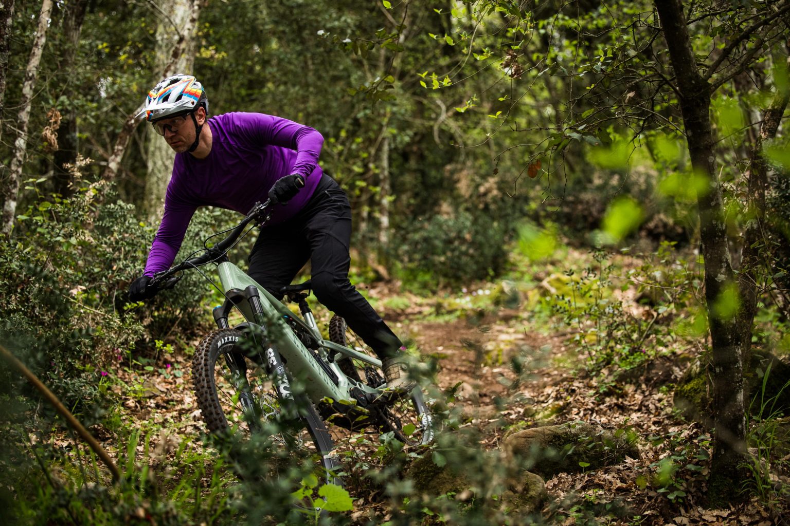 The Canyon Strive:ON CFR is a big-hit e-bike with the precision of a ...