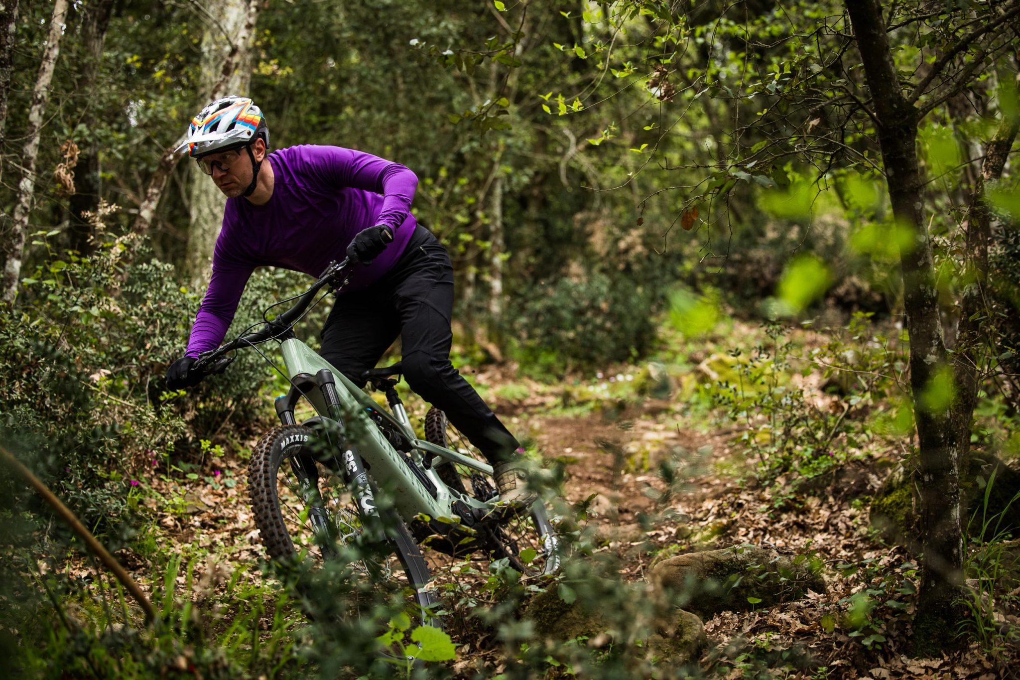 The Canyon Strive:ON CFR is a big-hit e-bike with the precision of a scalpel - MBR