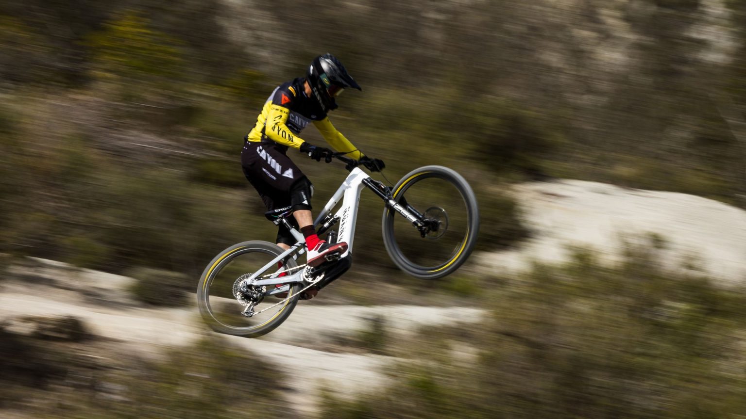Hey E-Enduro racers! The Canyon Strive has just gone electric with the ...