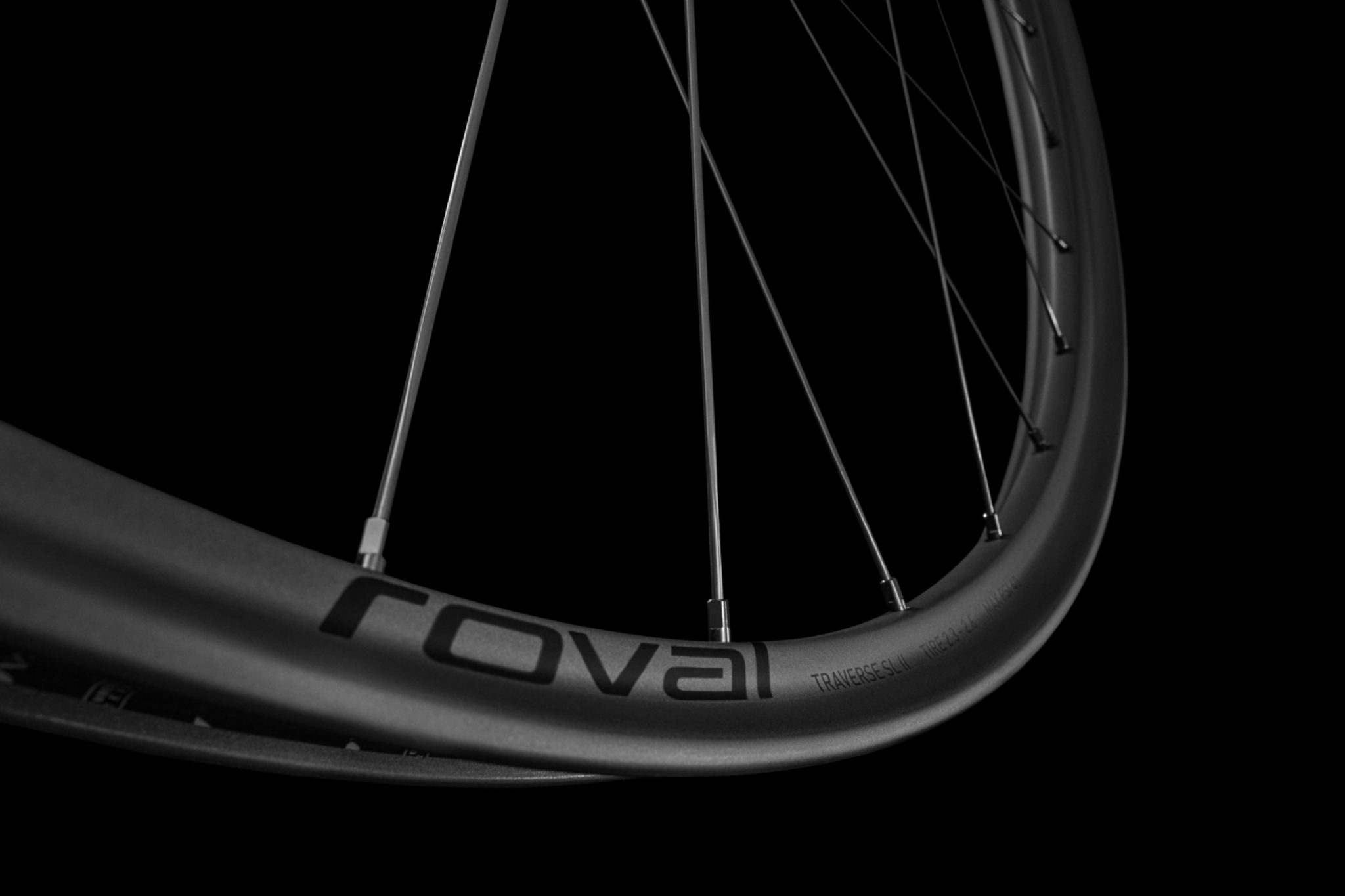 Roval launches new Traverse wheels, ThreadBed valve and '**it happens ...