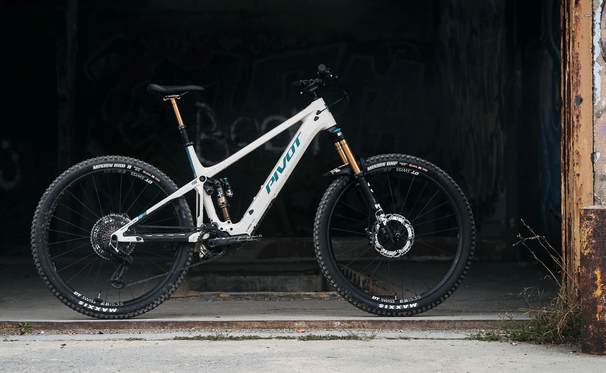 Pivot Shuttle AM Pro SRAM X0 first ride review - MBR