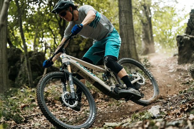 Pivot Shuttle AM Pro SRAM X0 first ride review - MBR