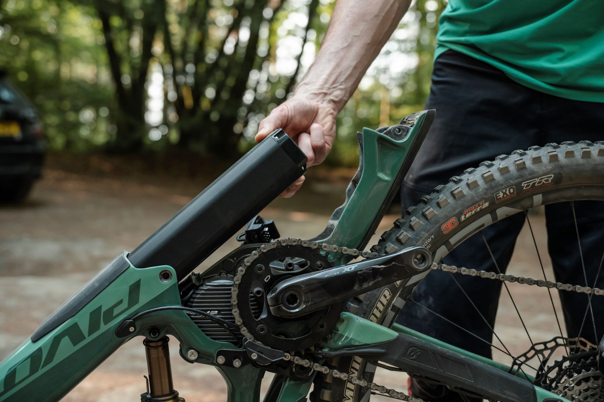 Pivot Shuttle LT 29 Team XTR first ride review - MBR