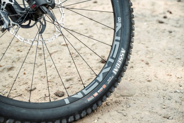 Pivot Shuttle LT 29 Team XTR first ride review - MBR