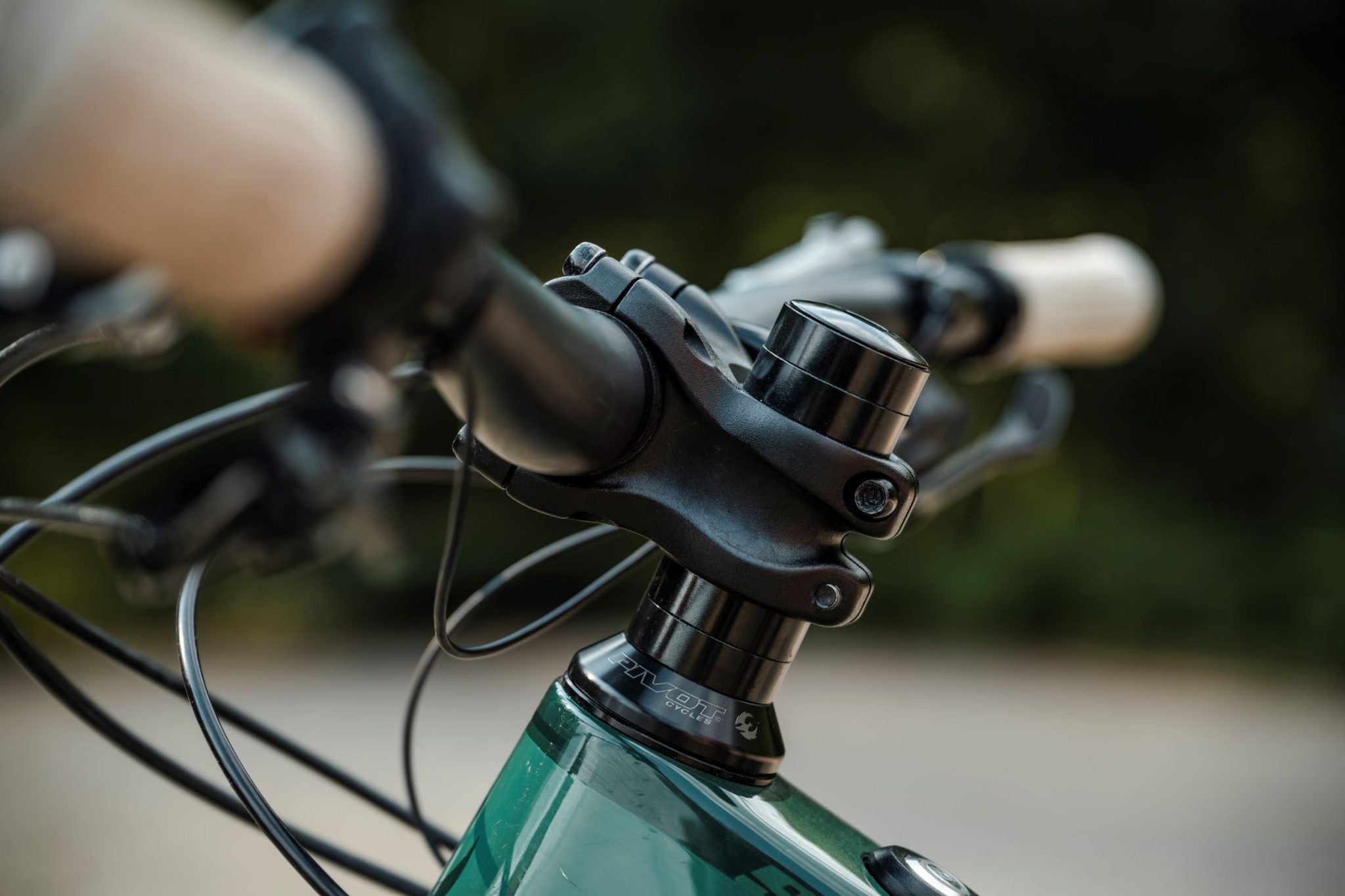 Pivot Shuttle LT 29 Team XTR first ride review - MBR