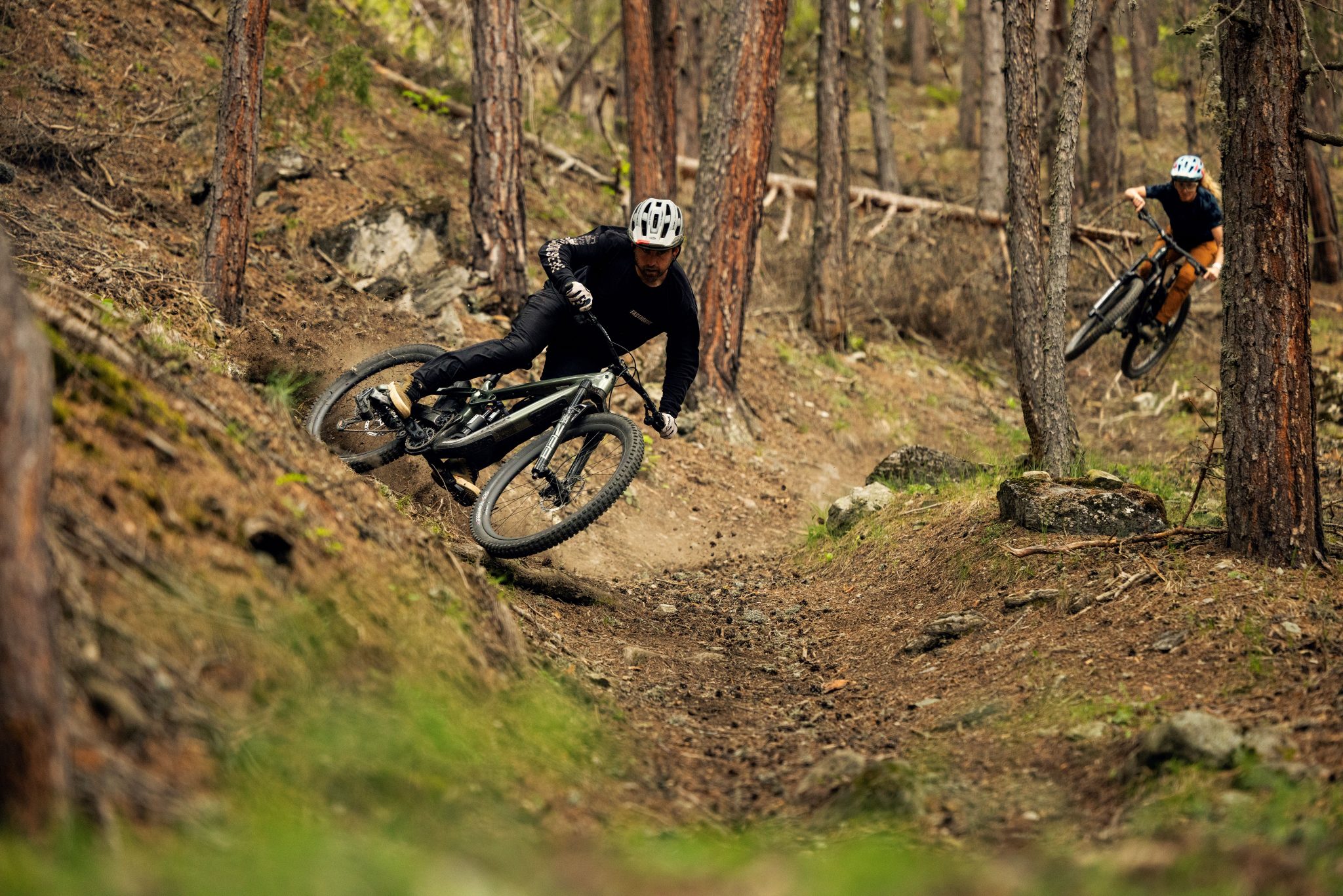 New Trek Slash gets high pivot idler, more travel and a bigger door - MBR