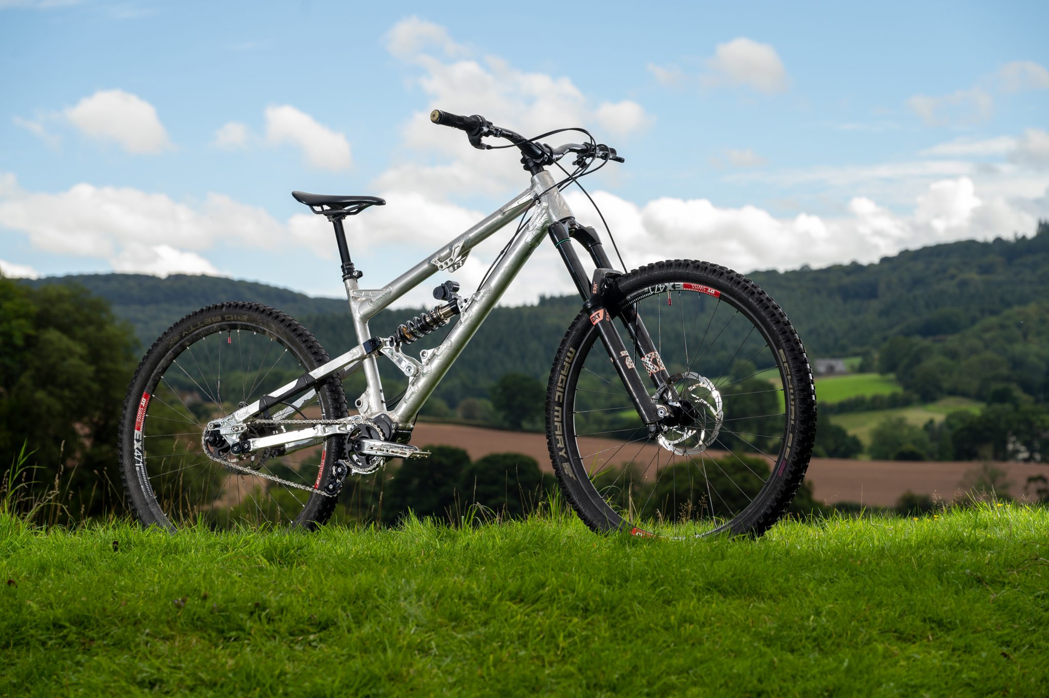 First Look: Geometron G2 Pinion gearbox bike 2024 - MBR