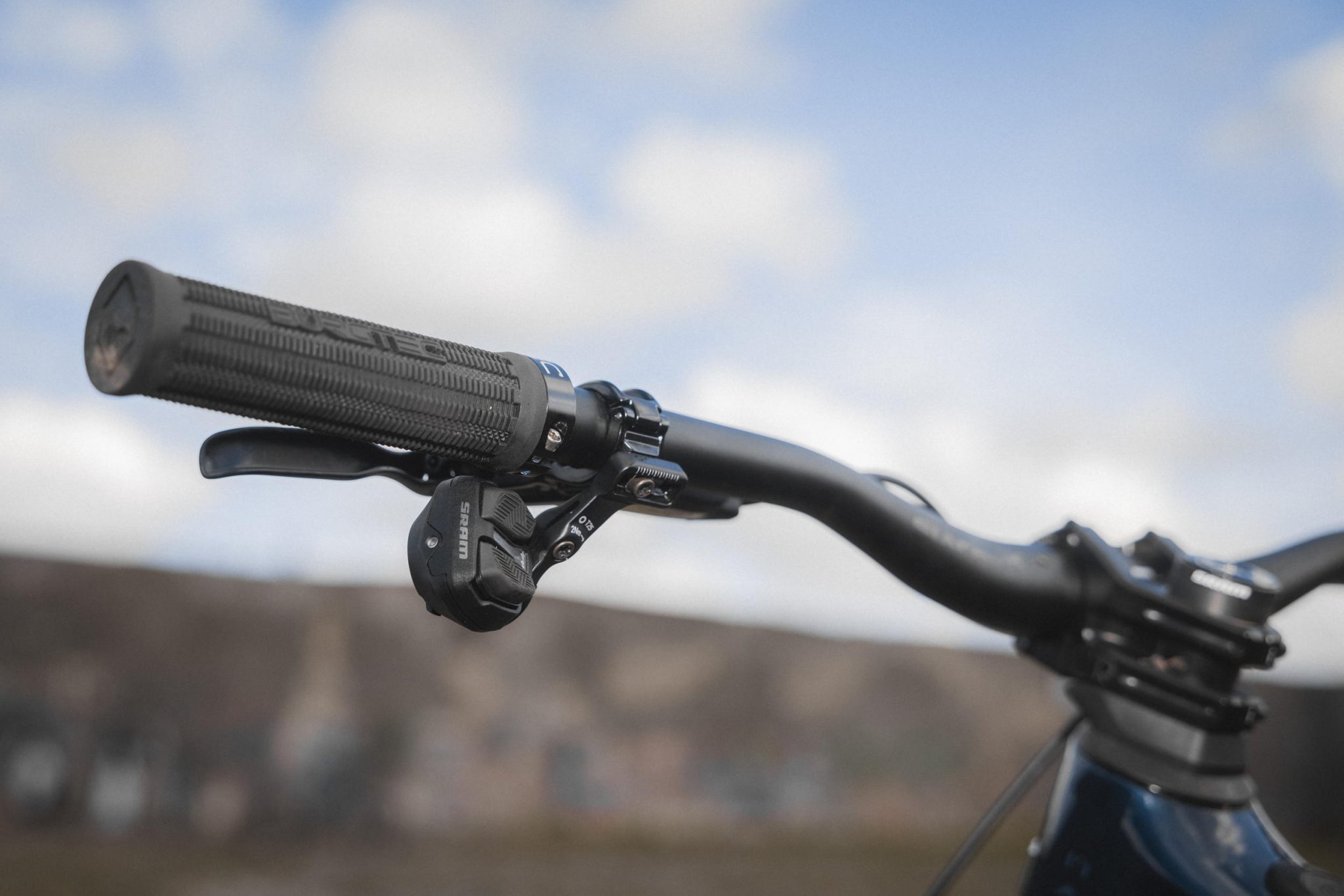 SRAM Powertrain e-bike motor and auto shift first ride review - MBR