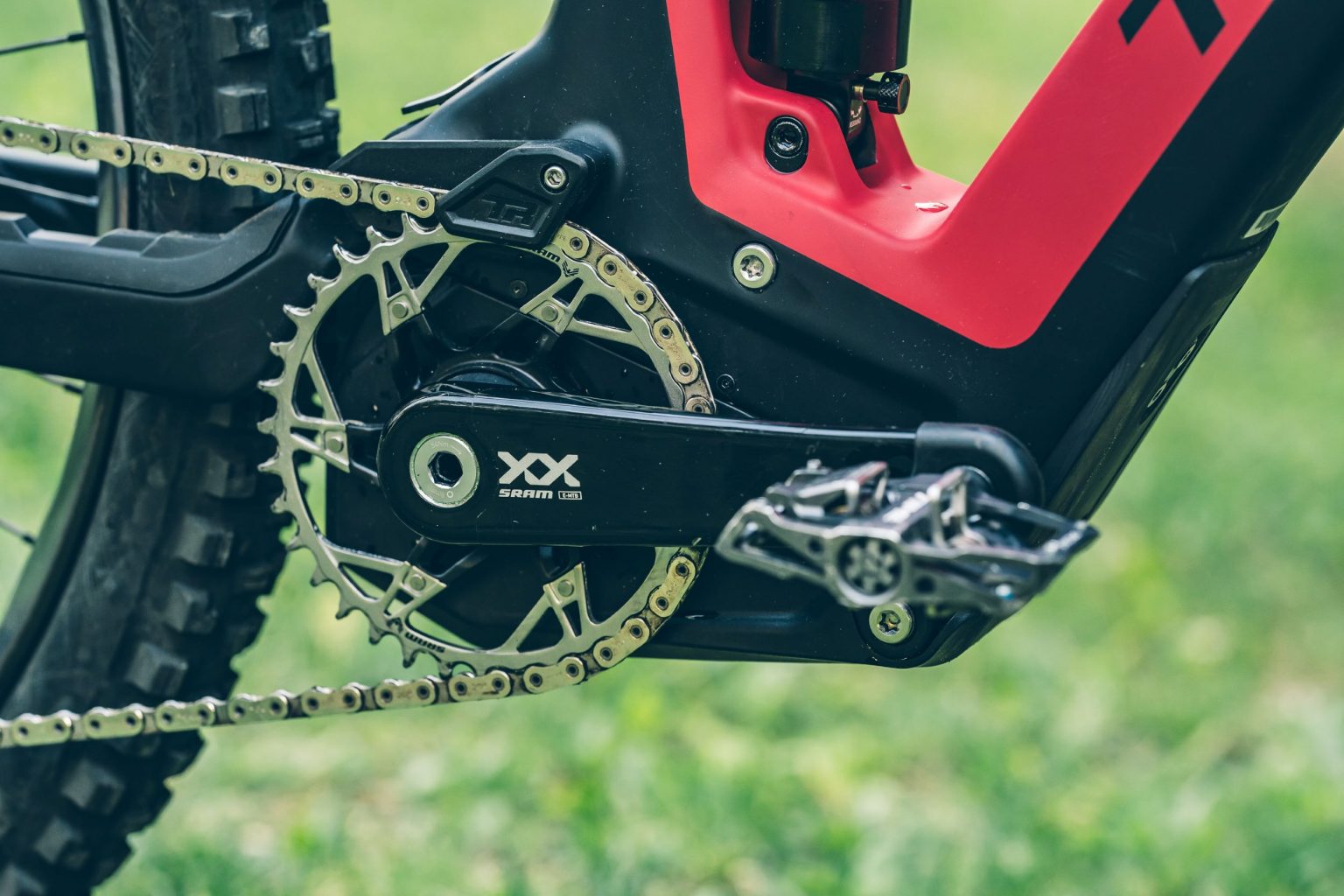 The all-new SRAM Eagle Powertrain integrates motor and transmission - MBR