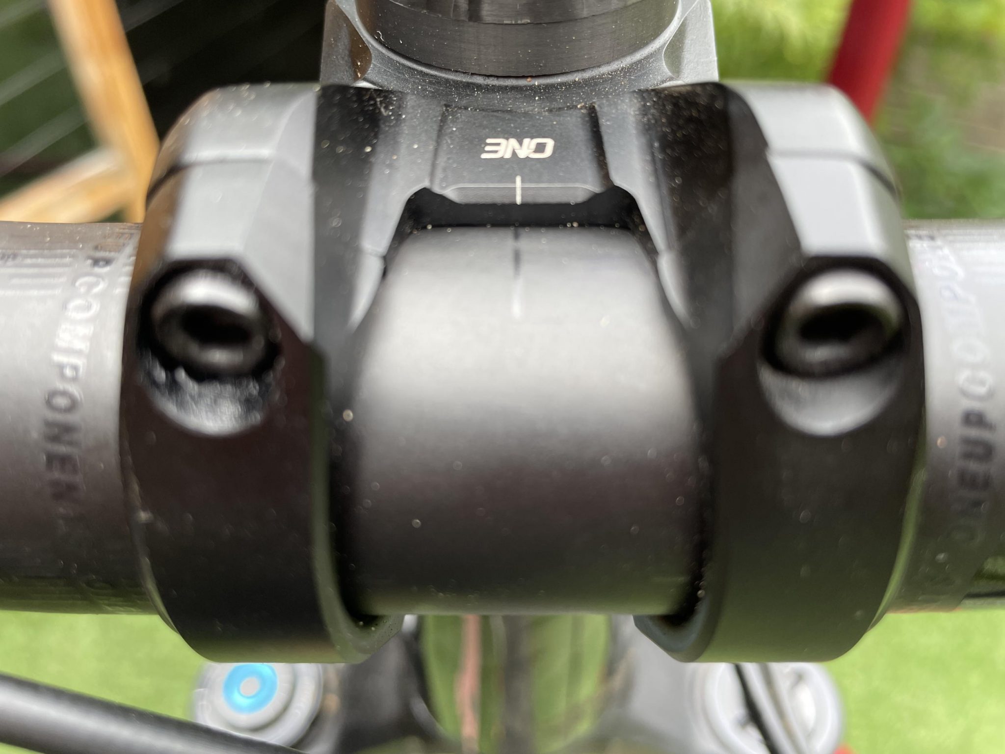 OneUp Carbon E-Bar handlebar review - MBR