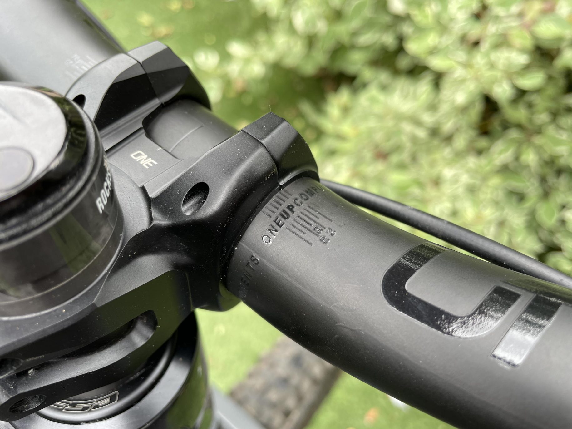 OneUp Carbon E-Bar handlebar review - MBR