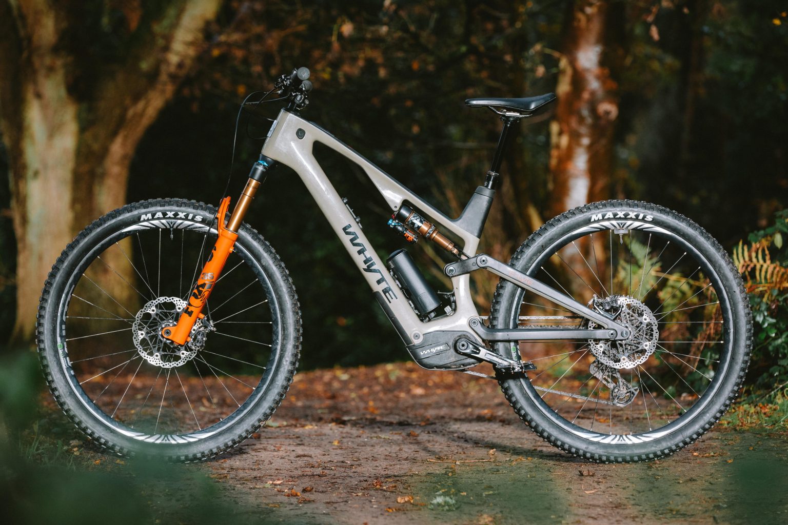 The Whyte E-Lyte 150 Works is a big-battery, full-power e-bike… so how ...