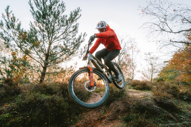 The Whyte E-Lyte 150 Works is a big-battery, full-power e-bike… so how ...
