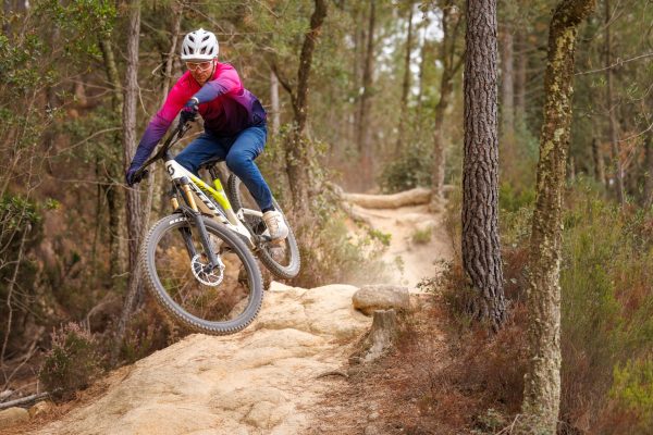 The Scott Ransom 900 RC hides its shock inside the frame, but boasts a ...