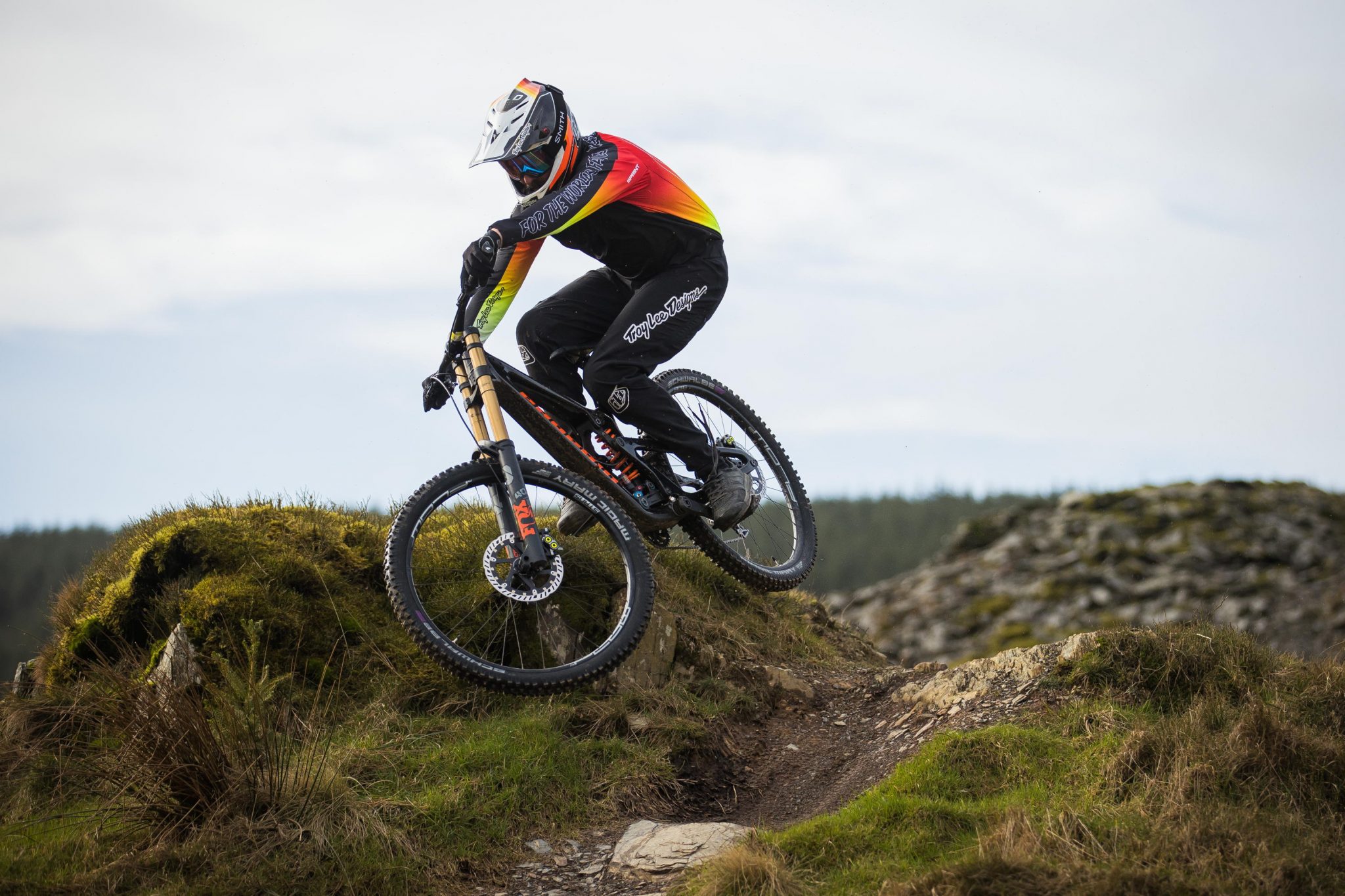 Propain’s Rage 3 CF DH race bike has 215mm of travel and can be built ...