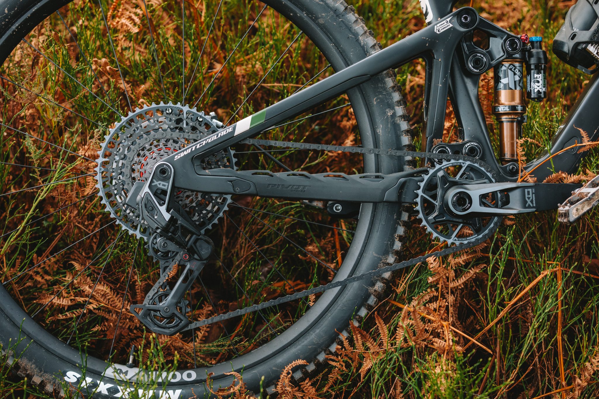 The new Pivot Switchblade doesn't get trendy internal storage or a ...