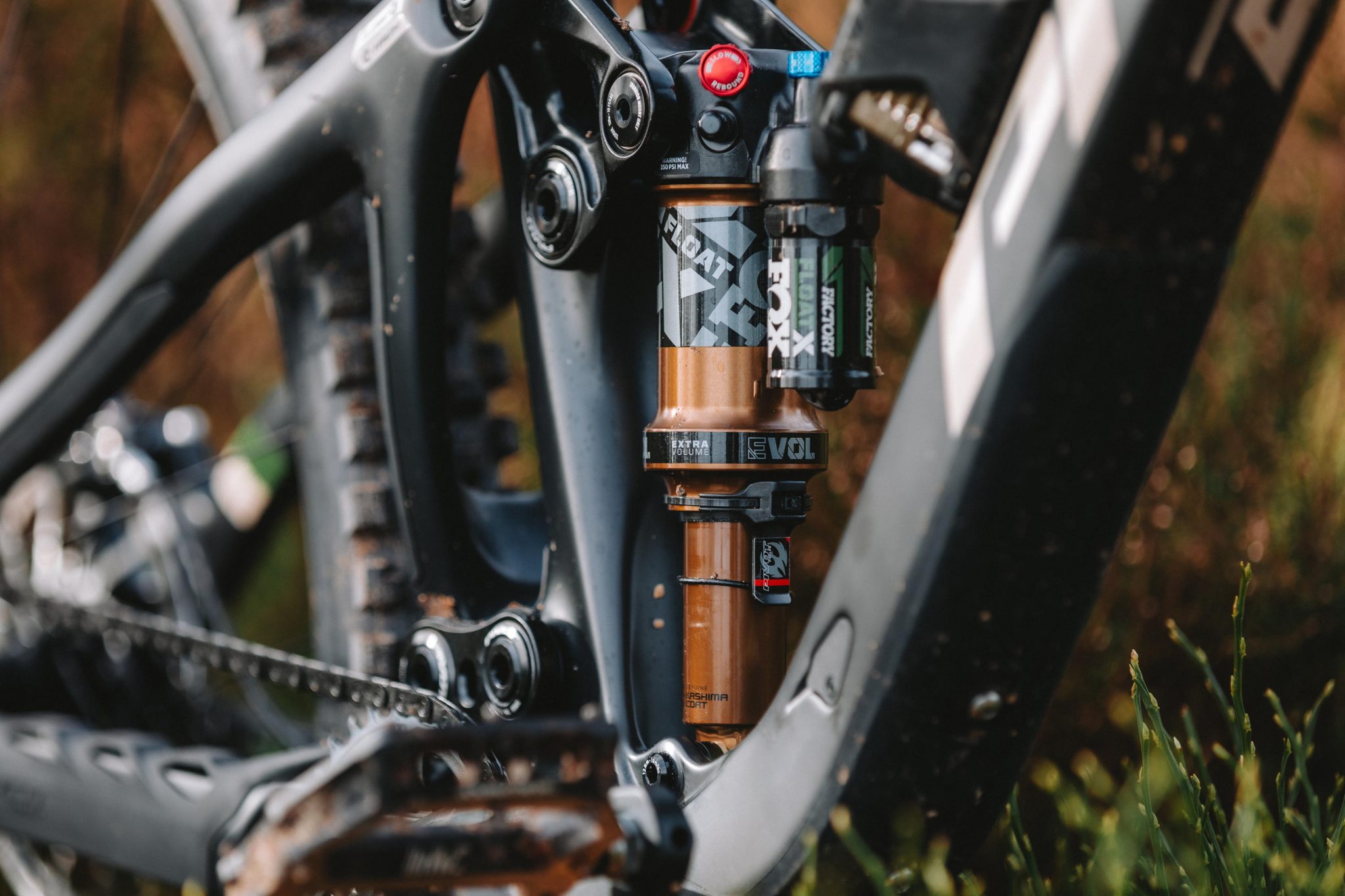 The new Pivot Switchblade doesn't get trendy internal storage or a ...