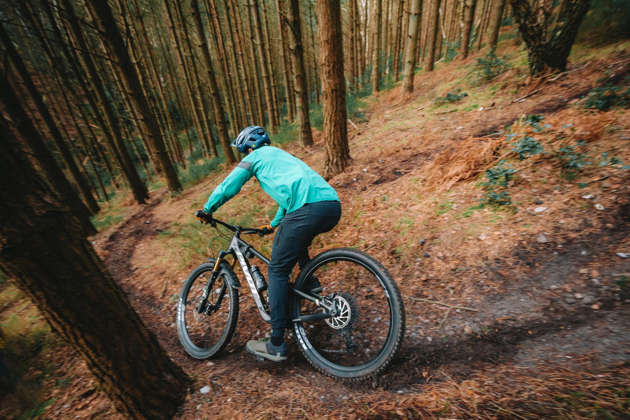 The new Pivot Switchblade doesn't get trendy internal storage or a ...