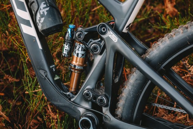 The new Pivot Switchblade doesn't get trendy internal storage or a ...