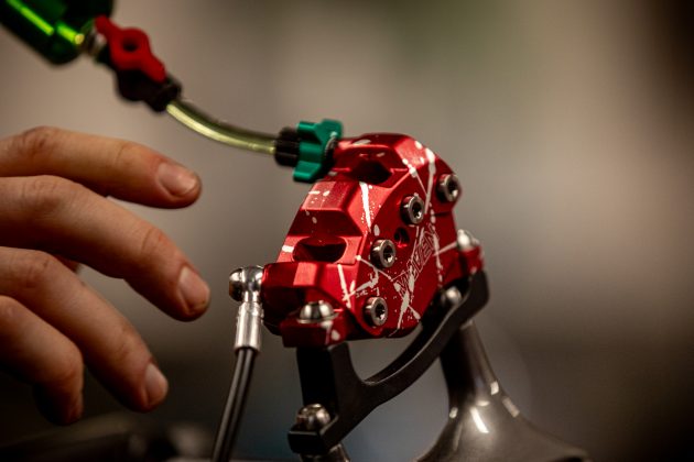 SRAM switches to mineral oil for new Maven premium four-piston gravity ...