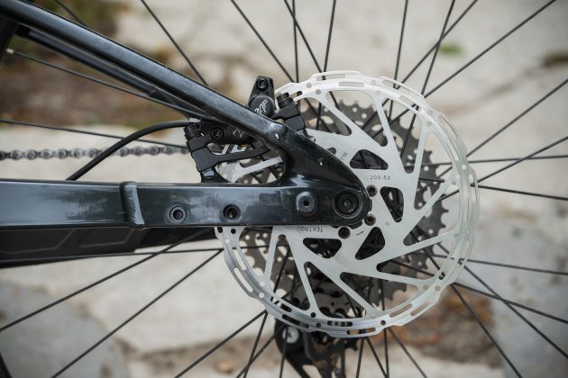 With a cutting edge frame and custom Yamaha motor, Giant's Stance E+ 1 ...